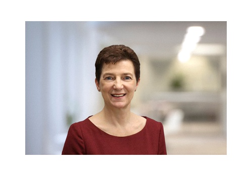 Zurich promotes Hayley Robinson to Group CUO - Reinsurance News